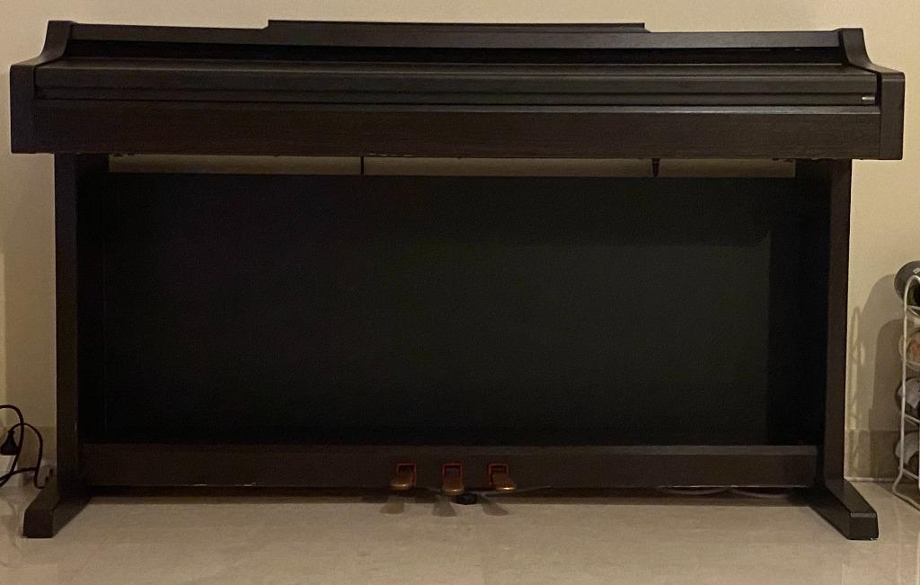 CLP 820 Yamaha Clavinova Electric Piano, Hobbies & Toys, Music & Media ...