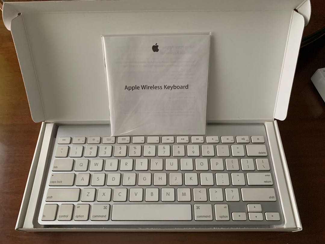 Apple Wireless Keyboard A1314 Computers And Tech Parts And Accessories Computer Keyboard On Carousell