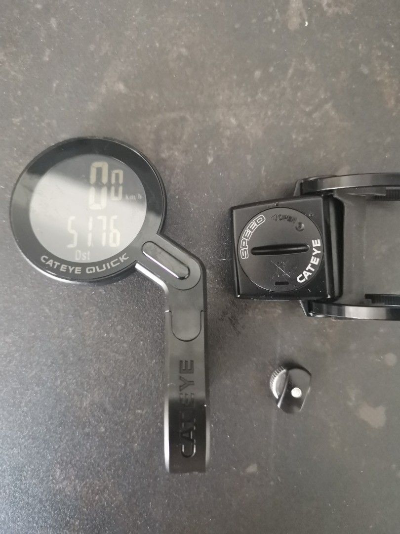 Cateye Quick Bike Speedometer, Sports Equipment, Bicycles & Parts ...