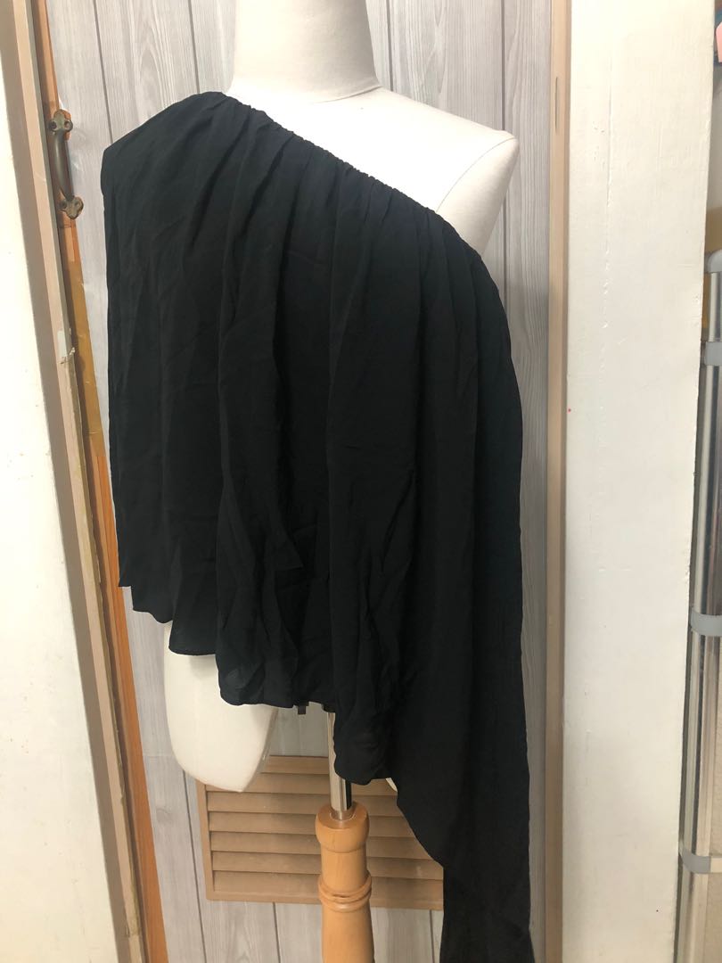 One sided top, Women's Fashion, Tops, Others Tops on Carousell