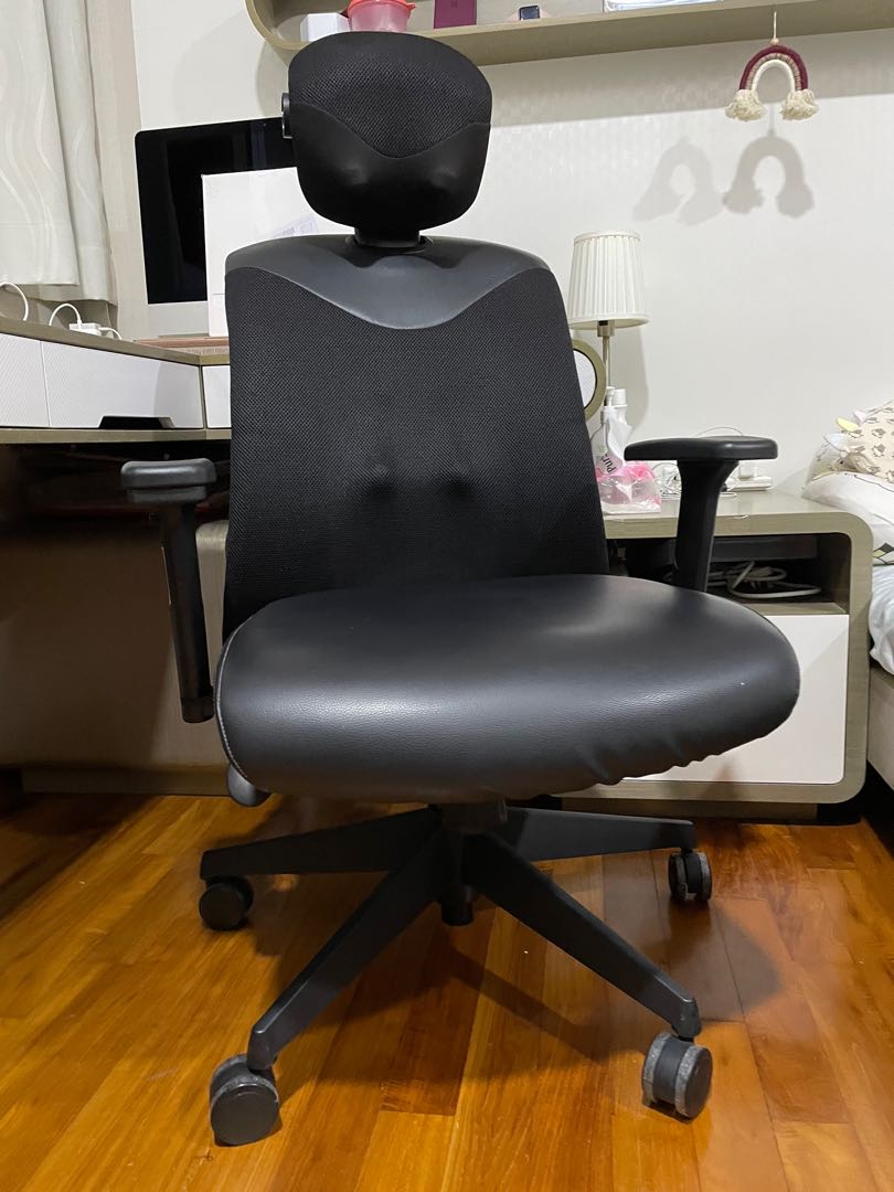 Osim Massage/Work Chair uChill, Furniture & Home Living, Furniture ...