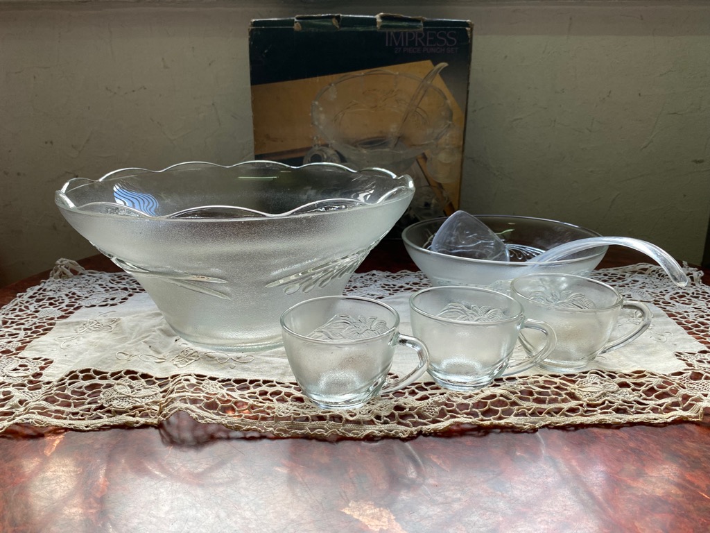 *VINTAGE* Impress Punch/Cocktail Set, Furniture & Home Living ...