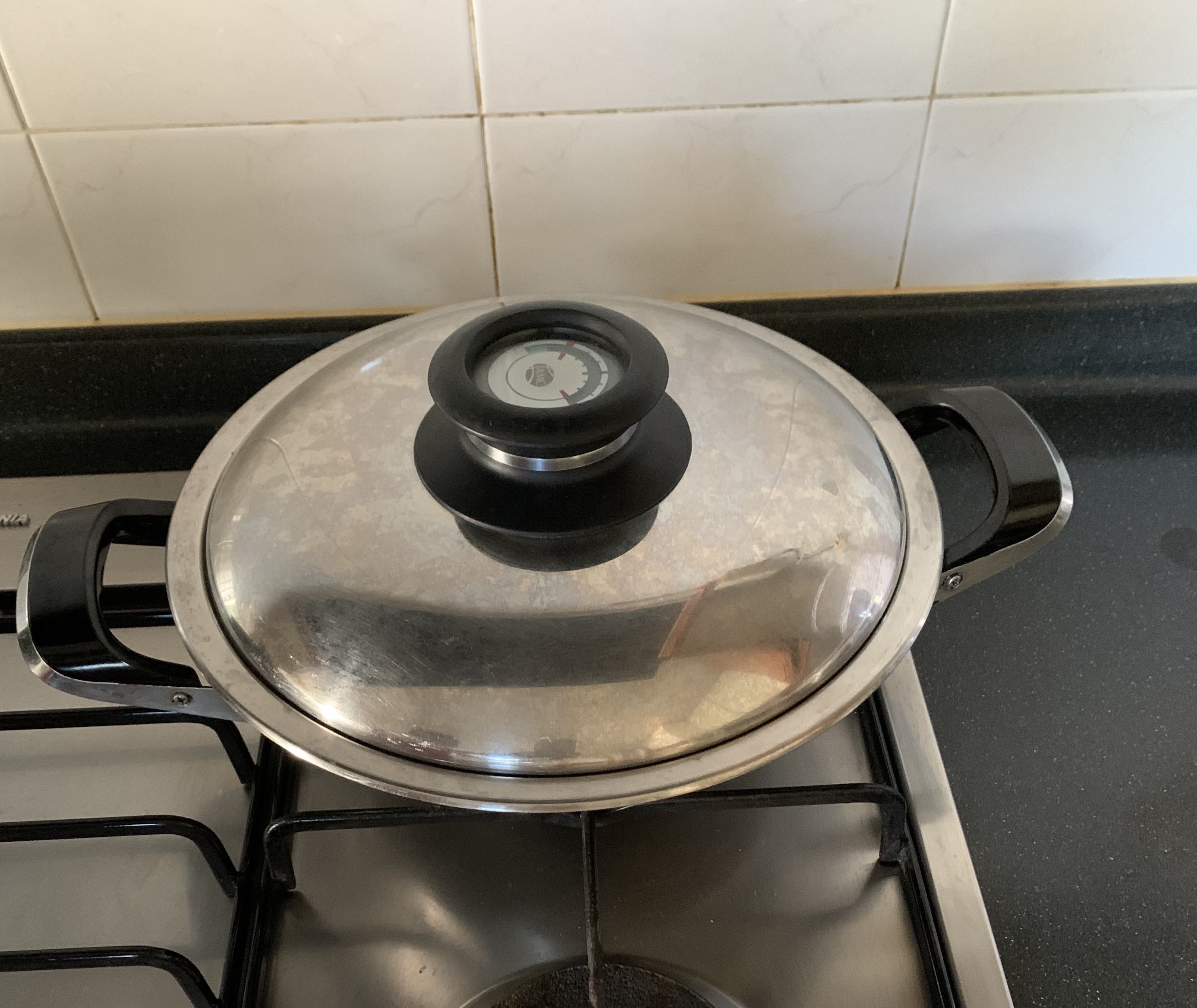 AMC 24cm roasting pan pot wok, Furniture & Home Living, Kitchenware ...