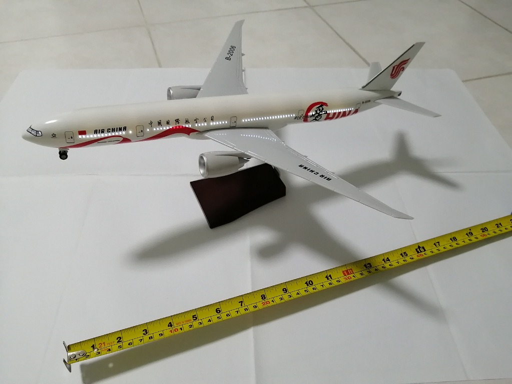Boeing 777, 46cm length. Scale Diecast Resin Airplanes (With Led Light ...