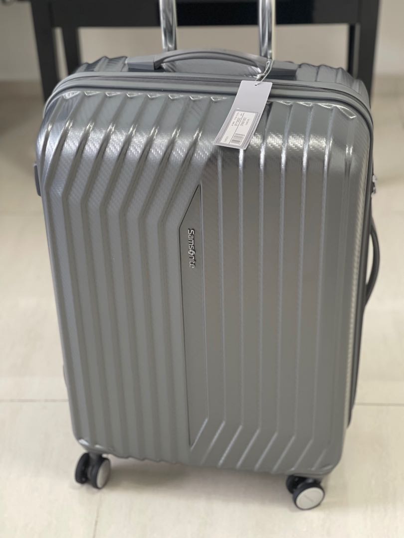 Brand new Samsonite Carson Spinner 68/25 charcoal, Hobbies & Toys ...