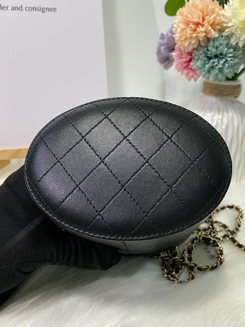 Chanel Small 22B Vanity Bag, Luxury, Bags & Wallets on Carousell