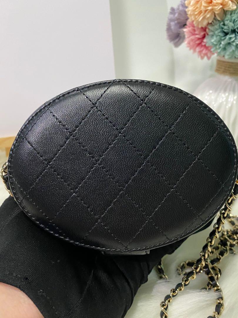 Chanel Small 22B Vanity Bag, Luxury, Bags & Wallets on Carousell