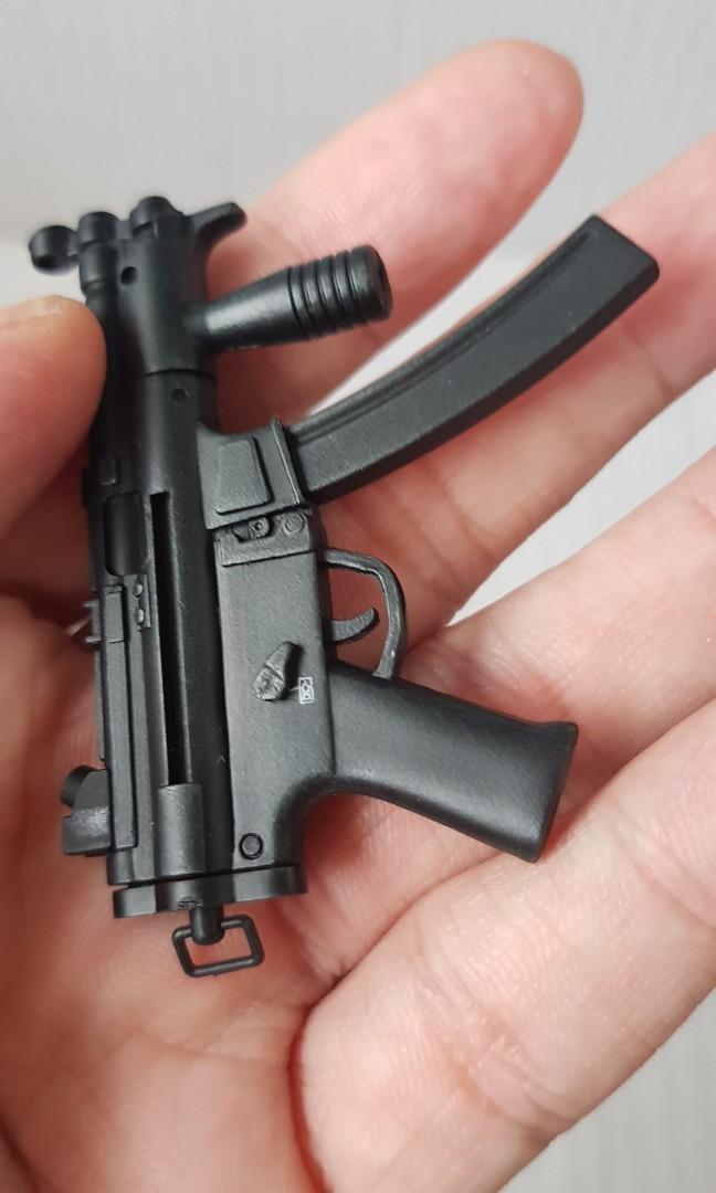 Hot toys 1/6 scale Terminator T1000 mp5 Machine gun, Hobbies & Toys ...