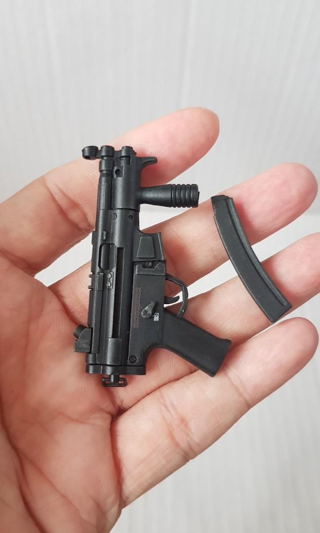 Hot toys 1/6 scale Terminator T1000 mp5 Machine gun, Hobbies & Toys ...