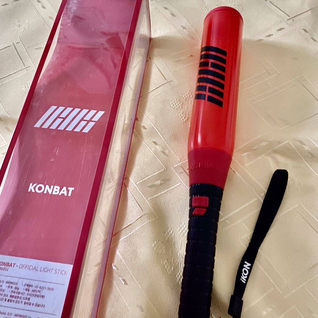 iKON Official Lightstick - Konbat Ver. 1, Hobbies & Toys, Memorabilia ...