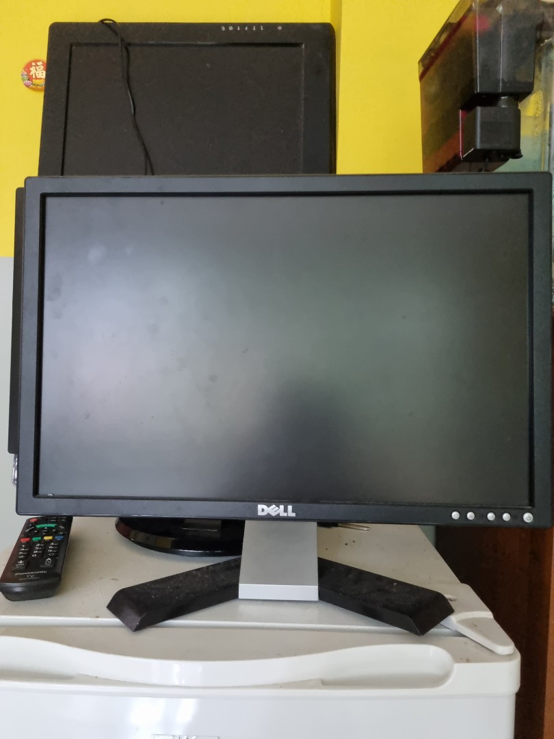 19 inch Dell monitor, Computers & Tech, Desktops on Carousell