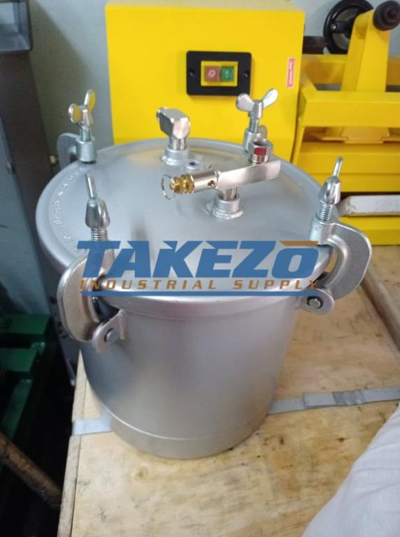 Paint Tank with Spray Gun, Commercial & Industrial, Industrial ...