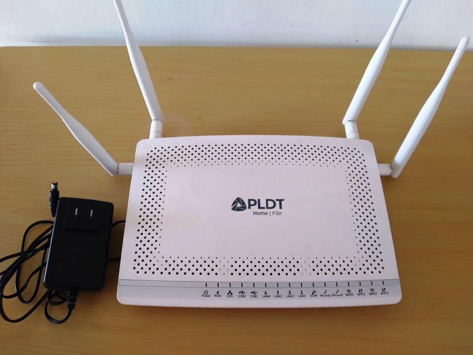 PLDT Fibr FiberHome Router GPON ONU AN5506-04, Computers & Tech, Parts ...