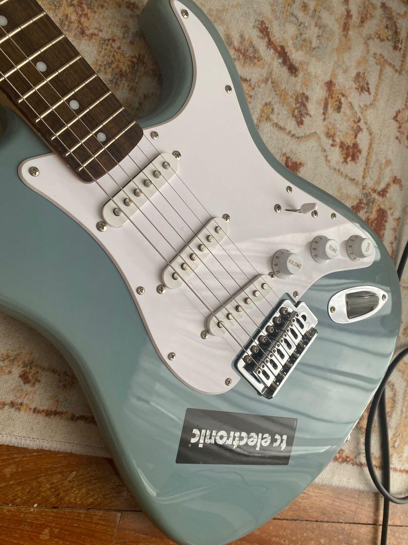 Squier by Fender Bullet Stratocaster Sonic Grey electric guitar ...