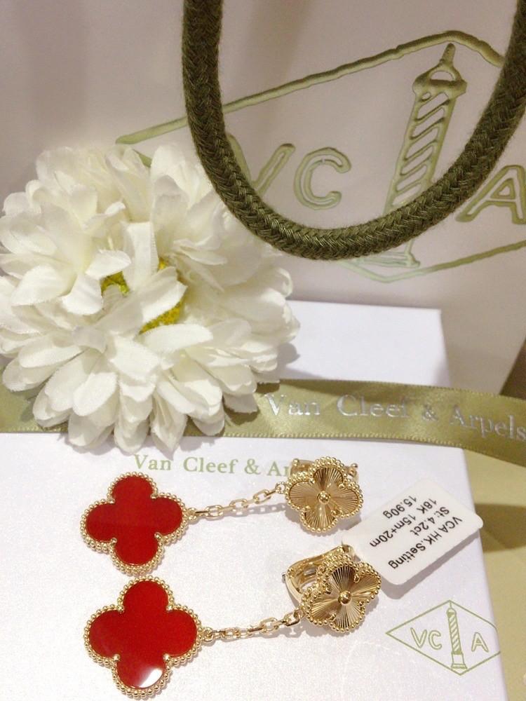 Vca Red Carnelian with vca gold clover 18k hksetting, Women's Fashion ...