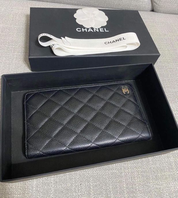 Chanel Checkbook holder, Women's Fashion, Bags & Wallets, Wallets ...