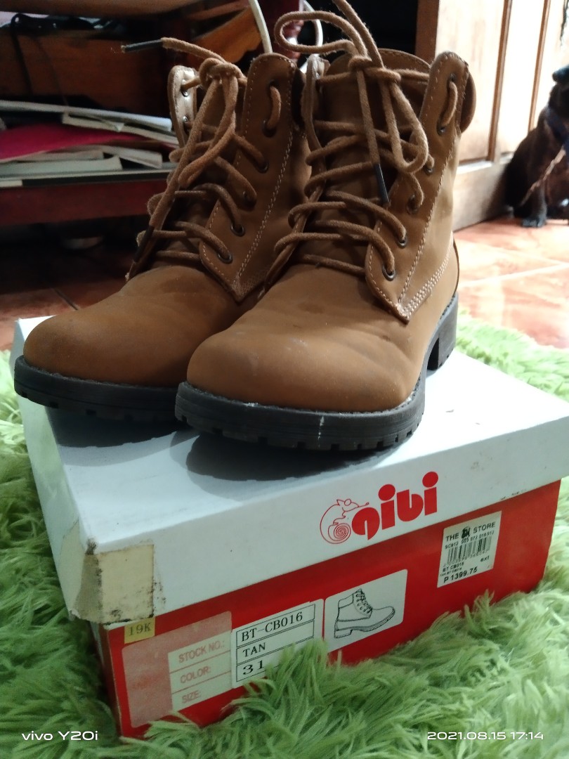 Gibi Boots, Babies & Kids, Babies & Kids Fashion on Carousell