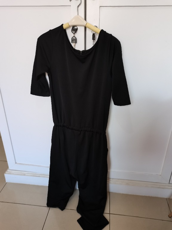 Jumpsuit hitam impor, Fesyen Wanita, Pakaian Wanita, Jumpsuits di Carousell