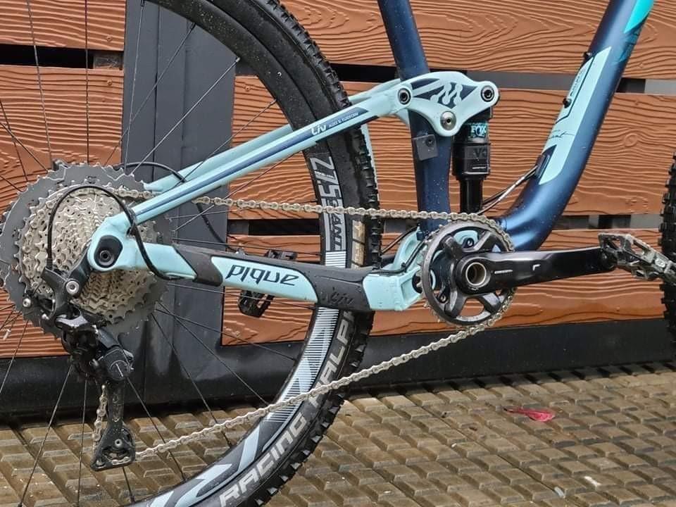 LIV Giant full sus bike, Sports Equipment, Bicycles & Parts, Bicycles ...