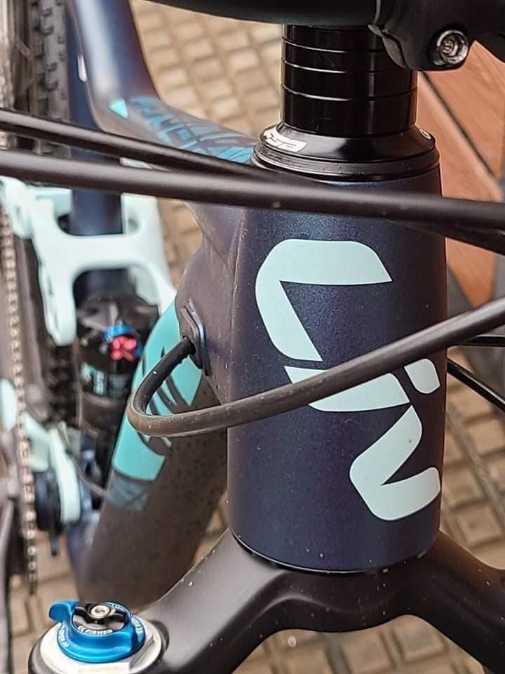 LIV Giant full sus bike, Sports Equipment, Bicycles & Parts, Bicycles ...