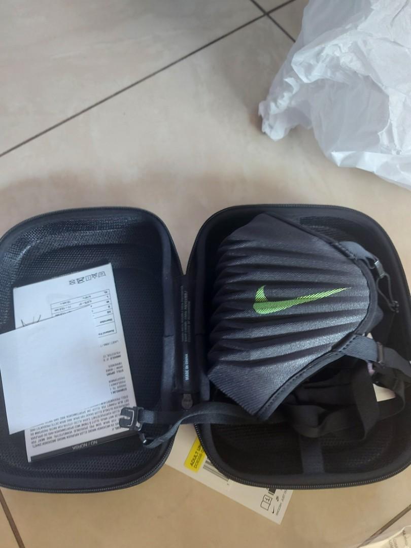 Nike Venturer Performance Face Mask, Health & Nutrition, Face Masks ...