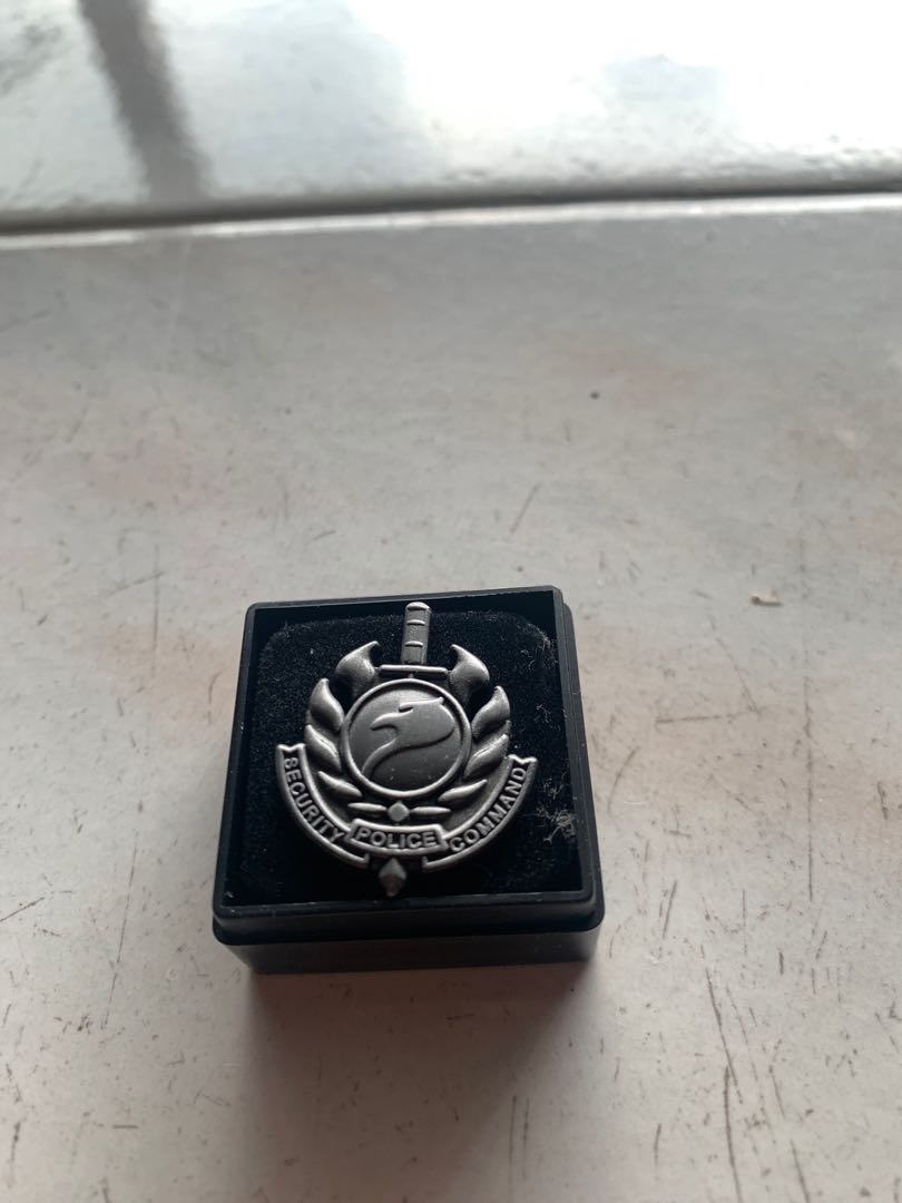 Police Security Commander pin, Hobbies & Toys, Memorabilia ...