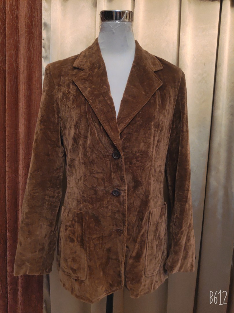 Blazer velvet premium, Women's Fashion, Coats, Jackets and Outerwear on ...