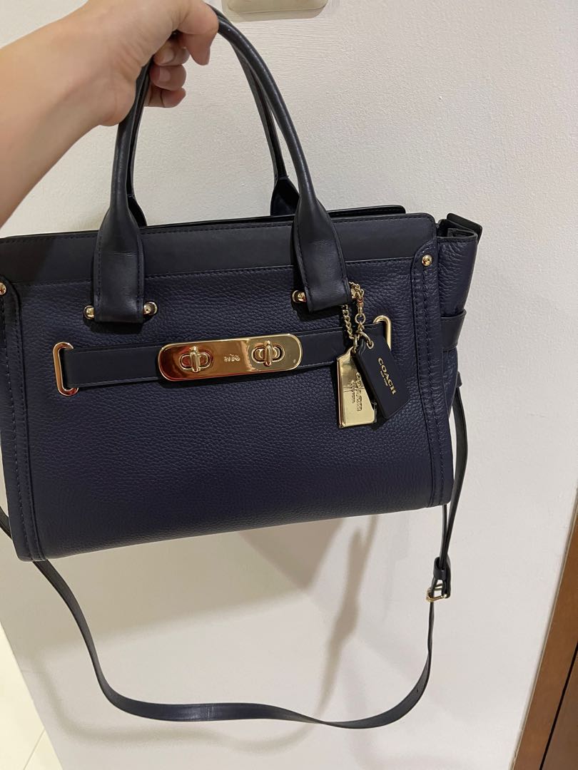 Coach Swagger, Fesyen Wanita, Tas & Dompet di Carousell