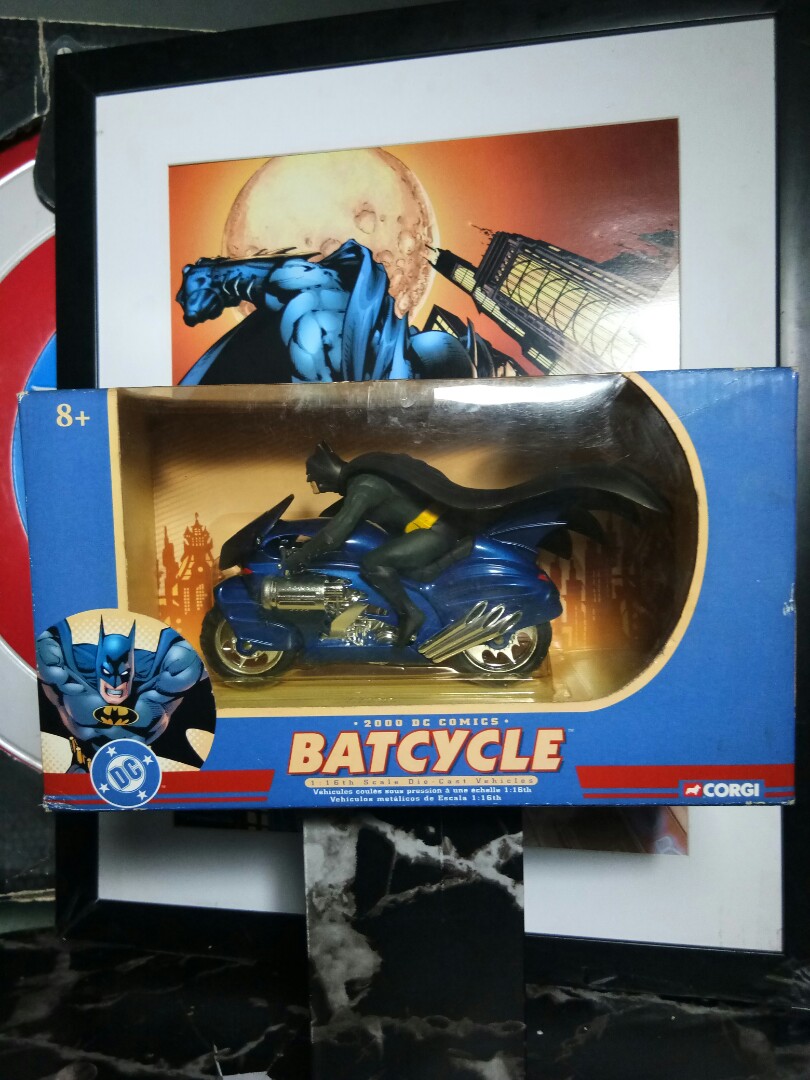 Corgi DC Comics 2000 Batman BatCycle 1:16th Scale Die Cast Vehicle ...