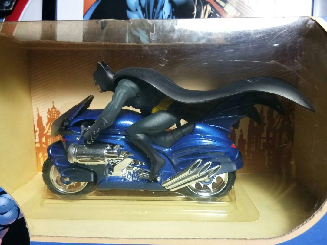 Corgi DC Comics 2000 Batman BatCycle 1:16th Scale Die Cast Vehicle ...