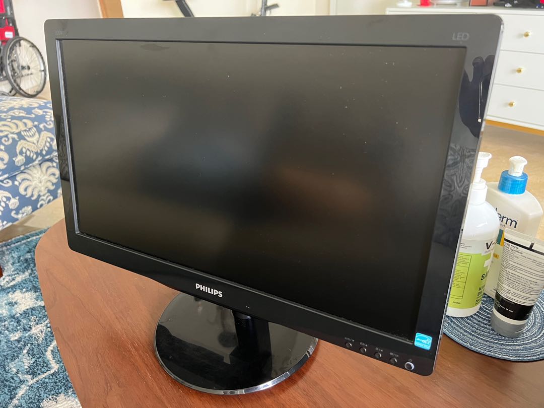 Philips monitor 15inch, Computers & Tech, Desktops on Carousell