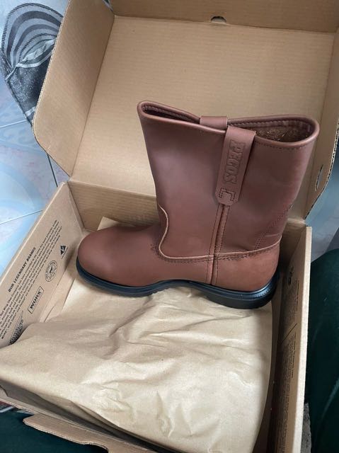 RED WING PECOS 8241, Men's Fashion, Footwear, Boots on Carousell