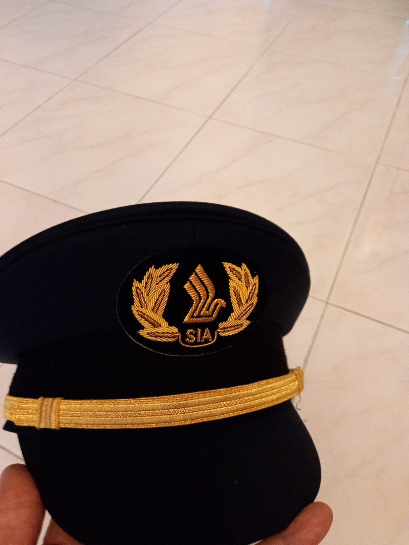Singapore Airlines pilots peak cap, Everything Else on Carousell