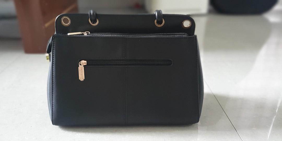 Tas pierre cardin, Fesyen Wanita, Tas & Dompet di Carousell