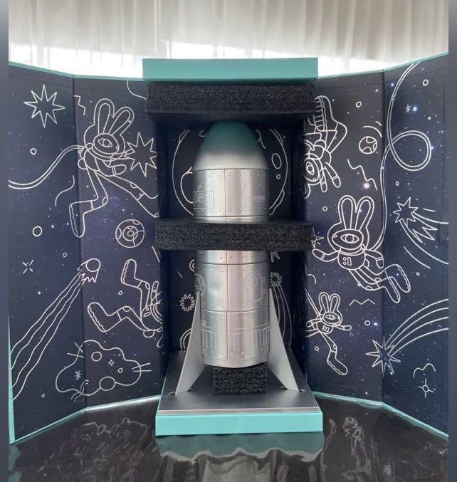 Tiffany and Co rocket, Hobbies & Toys, Stationery & Craft on Carousell