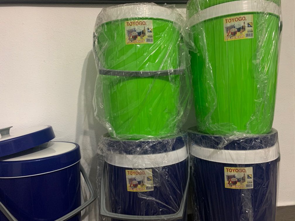 TOYOGO Plastic Bucket , Furniture & Home Living, Kitchenware ...