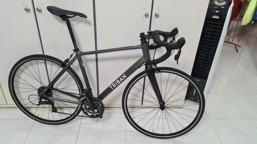 Triban RC120 Road Bike + Cyclometer, Sports Equipment, Bicycles & Parts, Bicycles on Carousell