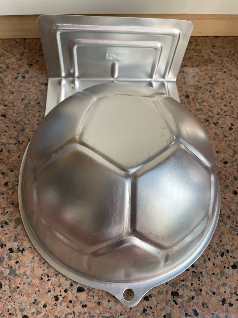 Wilton soccer ball pan, Furniture & Home Living, Kitchenware ...