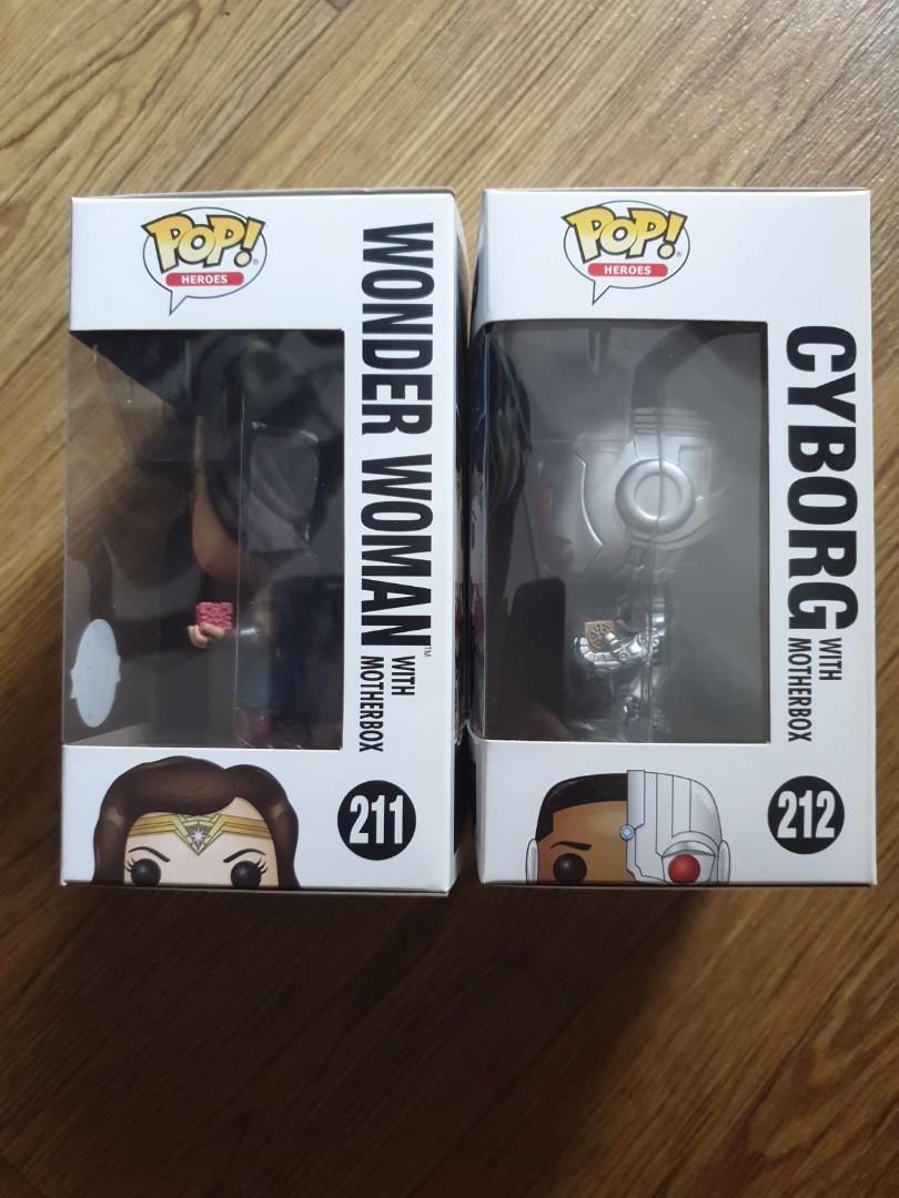 Wonder Woman & Cyborg w/motherbox Funko Set, Hobbies & Toys, Toys ...