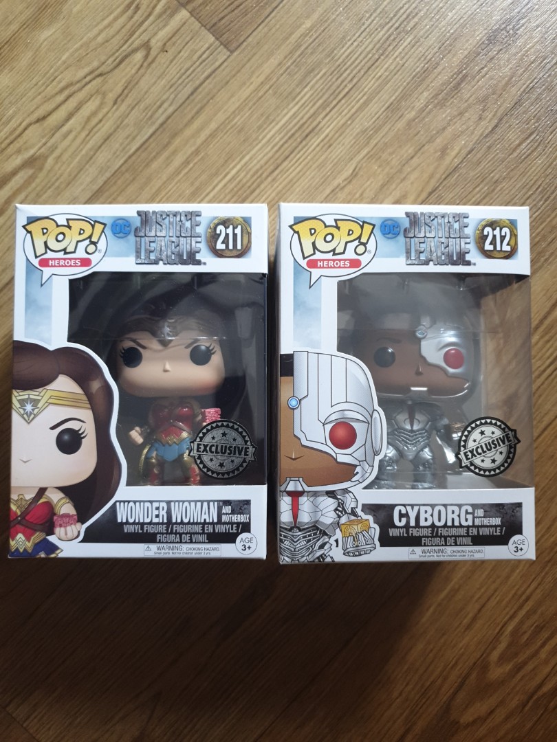 Wonder Woman & Cyborg w/motherbox Funko Set, Hobbies & Toys, Toys ...