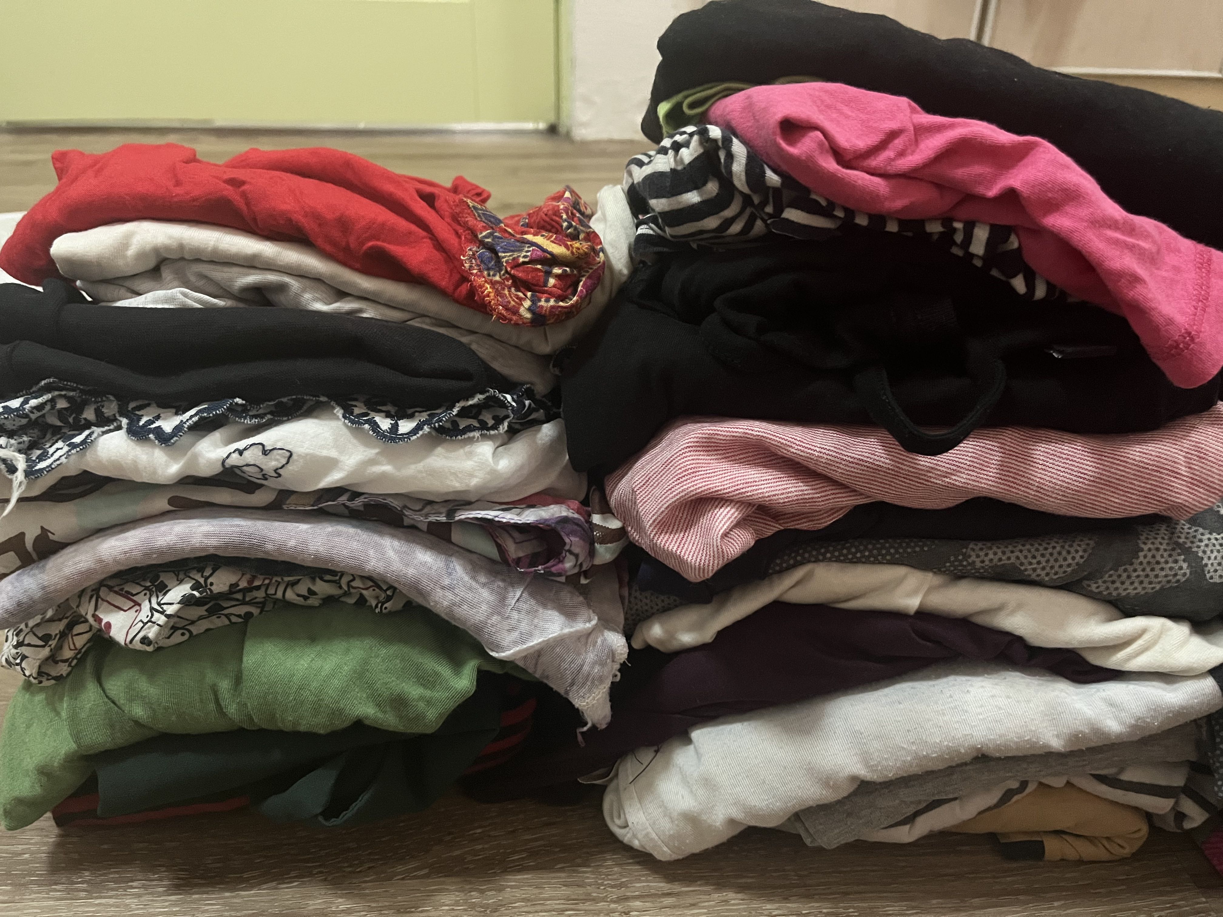 40+ Clothes Grab Bag, Women's Fashion, Tops, Shirts on Carousell