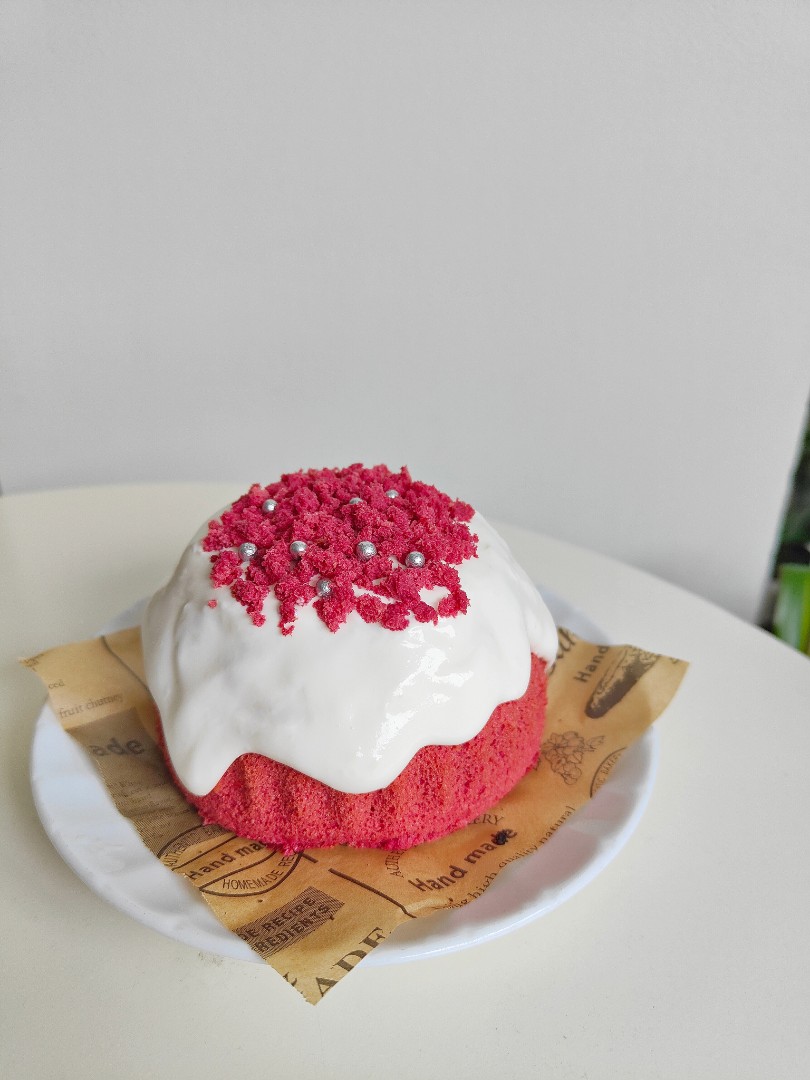 Bento Red Velvet Cake with Oreo Crumbs, Food & Drinks, Homemade Bakes ...