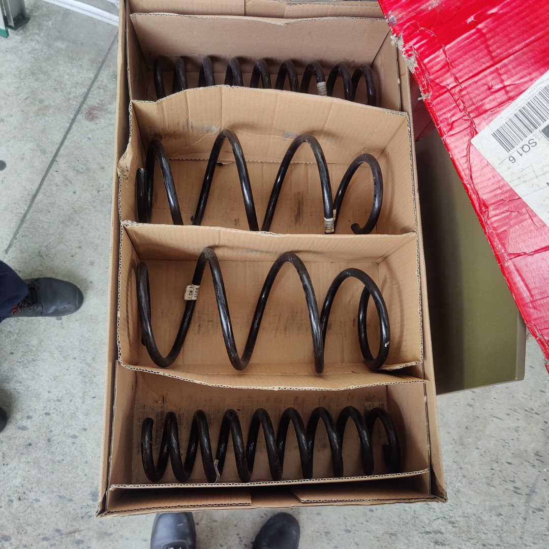 Bmw f30 ori spring, Car Accessories, Accessories on Carousell