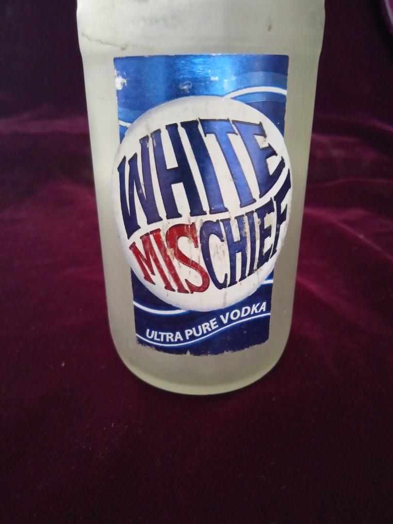Botol minuman White Mischief Vodka, Antik, Pajangan di Carousell