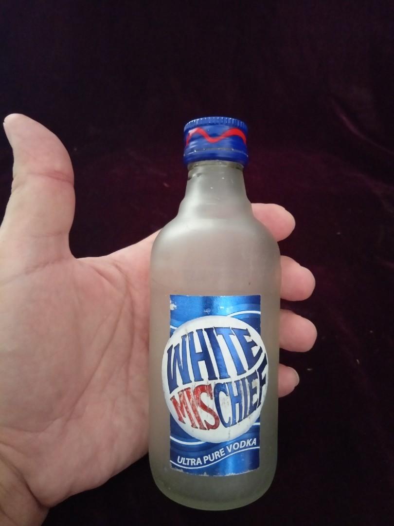 Botol minuman White Mischief Vodka, Antik, Pajangan di Carousell