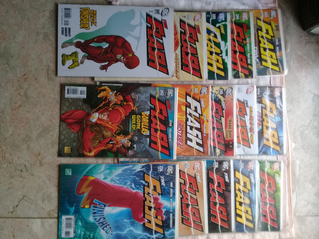 Flash collection, Hobbies & Toys, Books & Magazines, Comics & Manga on ...