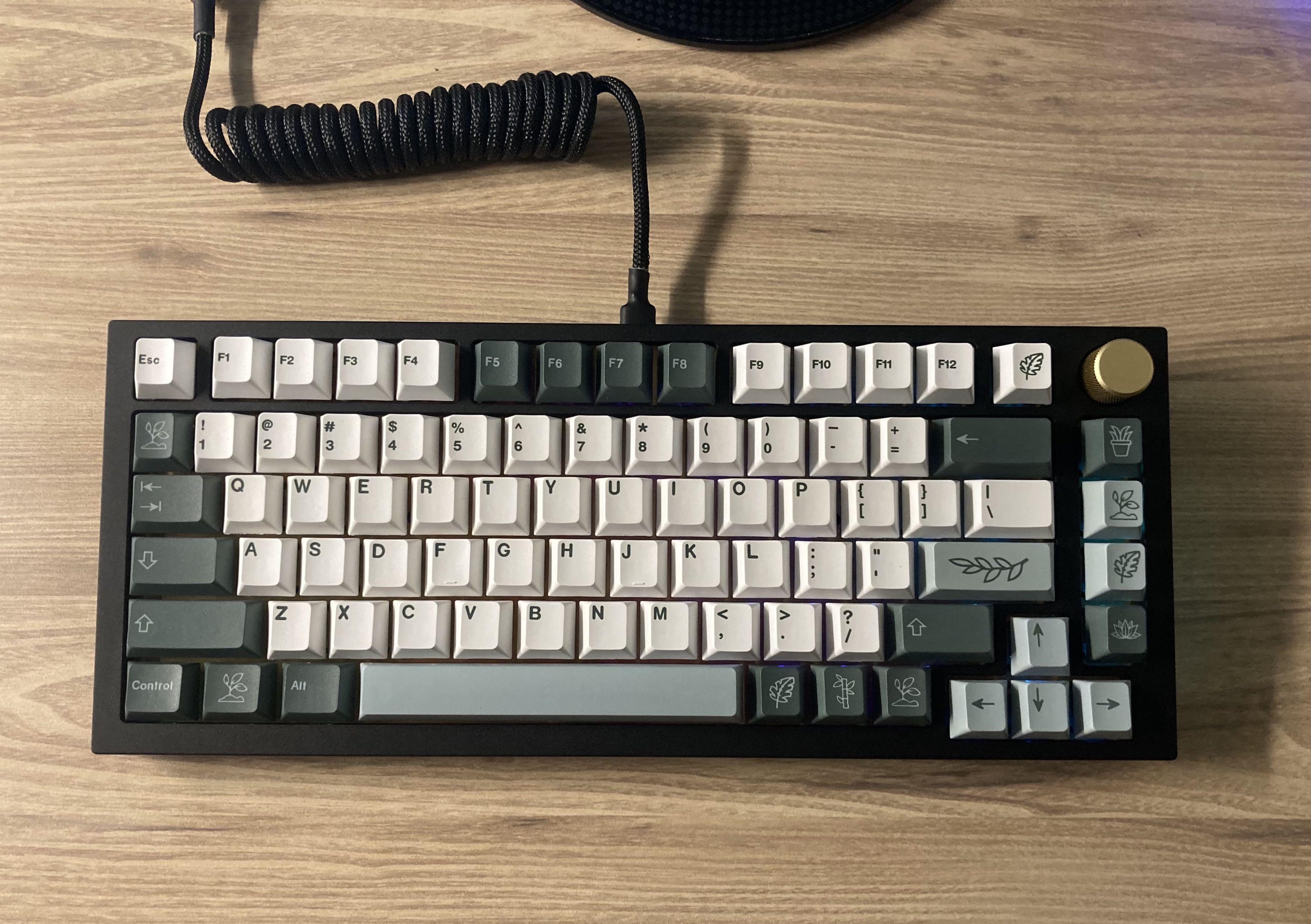 [Free Coiled Aviator Cabble] Flex Modded GMMK Pro + Lubed Gateron Milky ...