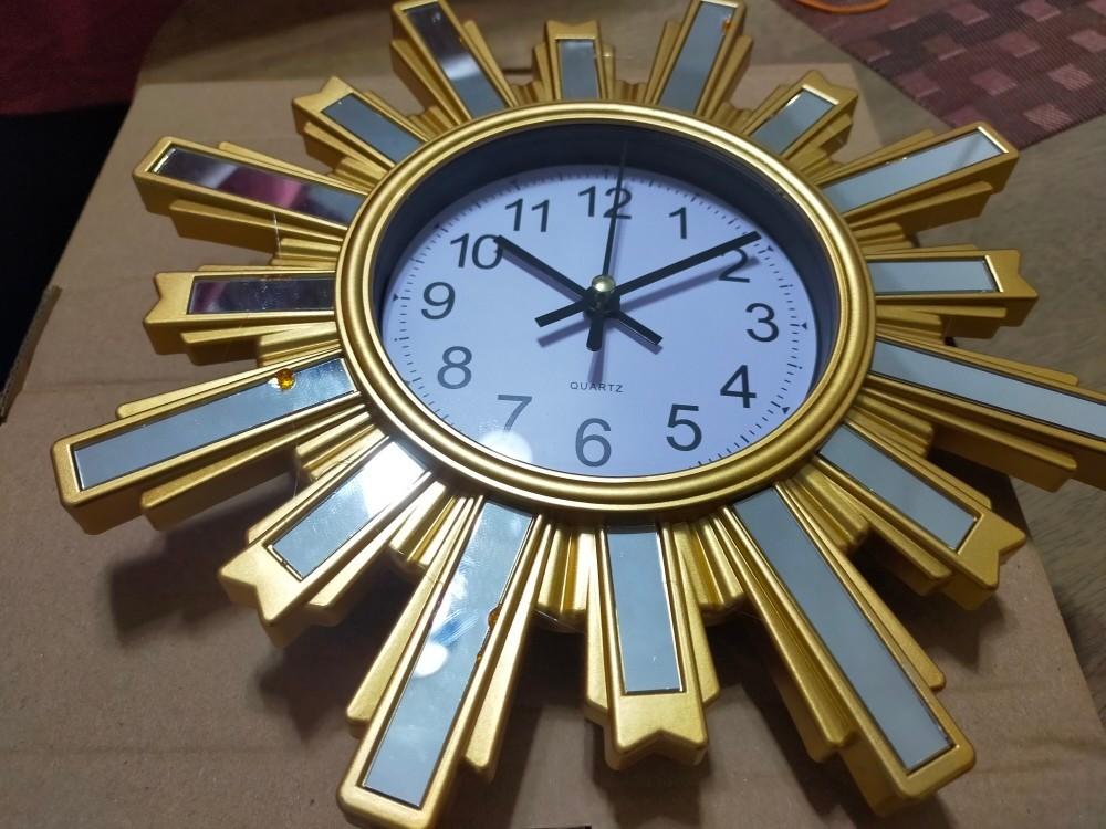 Jam dinding deko retro Vers, Furniture & Home Living, Home Decor ...