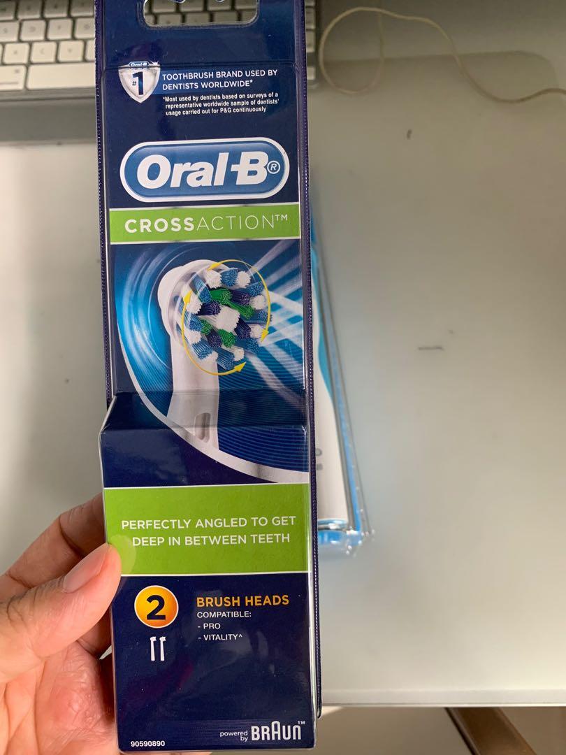 Oral B Electric Toothbrush+2 brush heads, Beauty & Personal Care, Oral ...