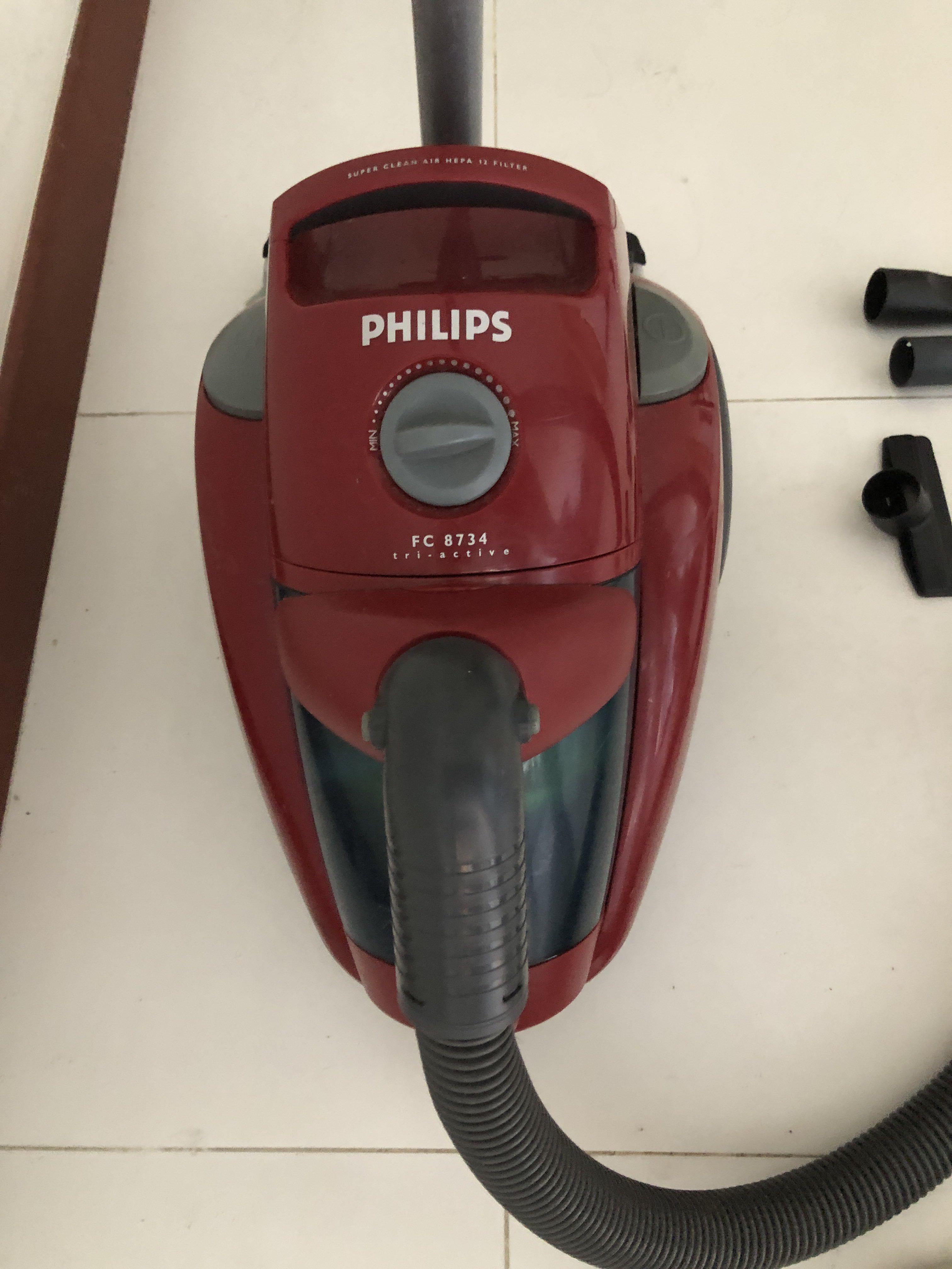 Philips Powerful Bagless and Quiet Vacuum FC8734, TV & Home Appliances ...